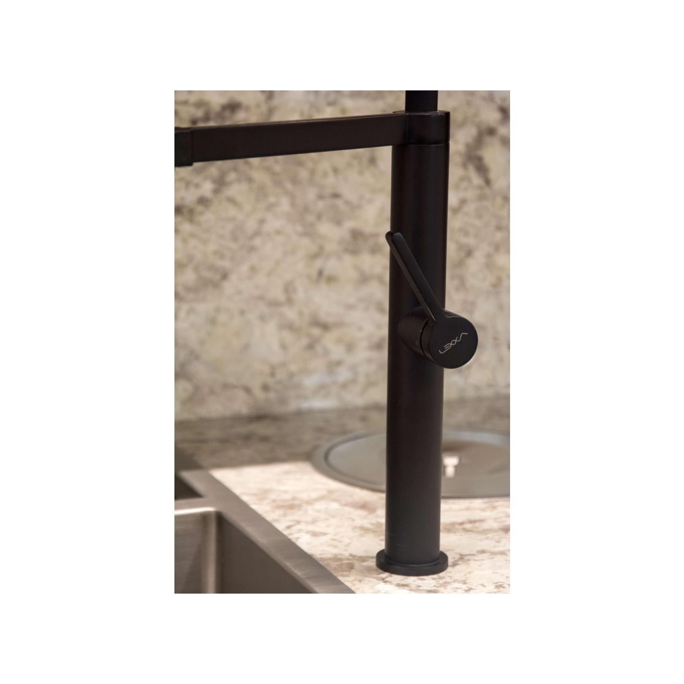 Misturador Monocomando c/ Bica Removível Lexxa Bagno LX2288B | Pergo ...